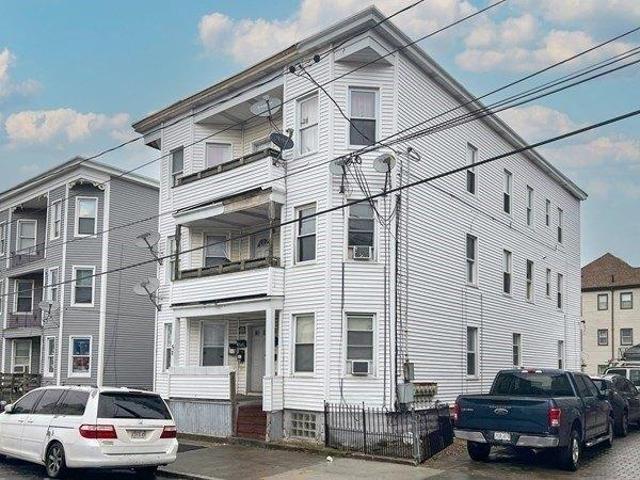 house with 12 bedroom, New Bedford MA ES105080273