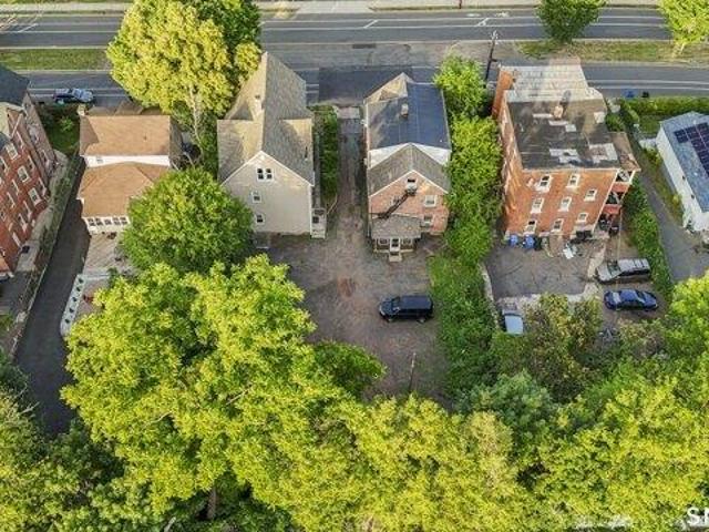 house with 12 bedroom, New Britain CT ES105206563