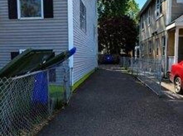 house with 12 bedroom, Springfield MA ES103189668