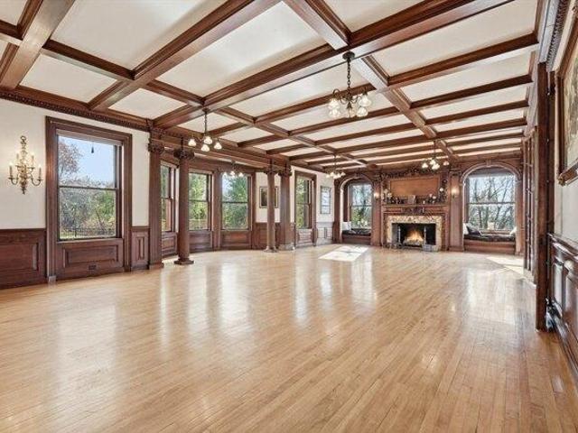 house with 12 bedroom, Springfield MA ES105208172