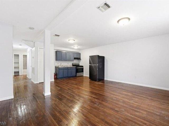 house with 12 bedroom, Paterson NJ ES104441580