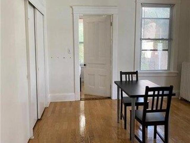 house with 12 bedroom, Providence RI ES104760748