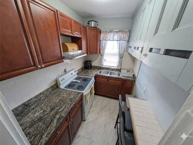 house with 12 bedroom, Providence RI ES104833201