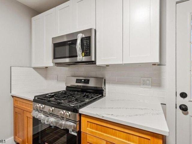 house with 12 bedroom, Woodbridge NJ DLS102255538