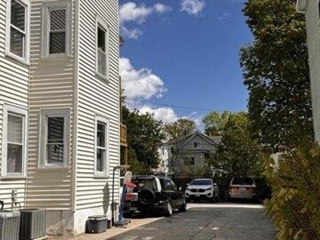 house with 12 bedroom, Worcester MA ES104076150