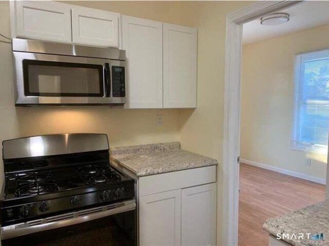 house with 12 bedroom, Waterbury CT ES105190739
