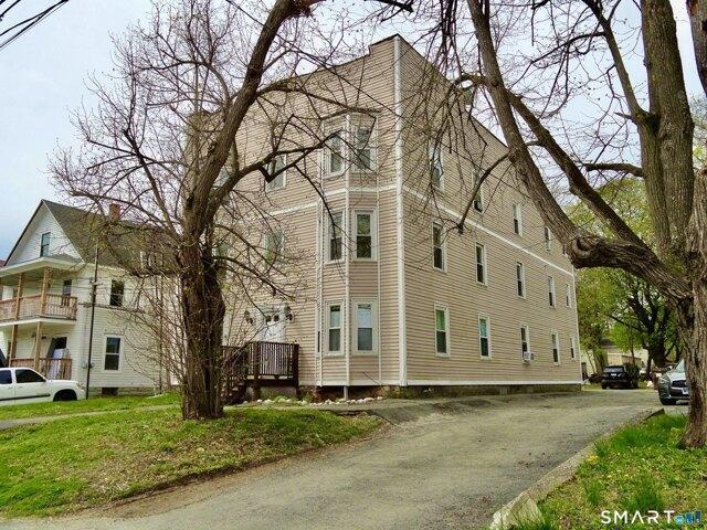 house with 12 bedroom, Torrington CT ES104236714