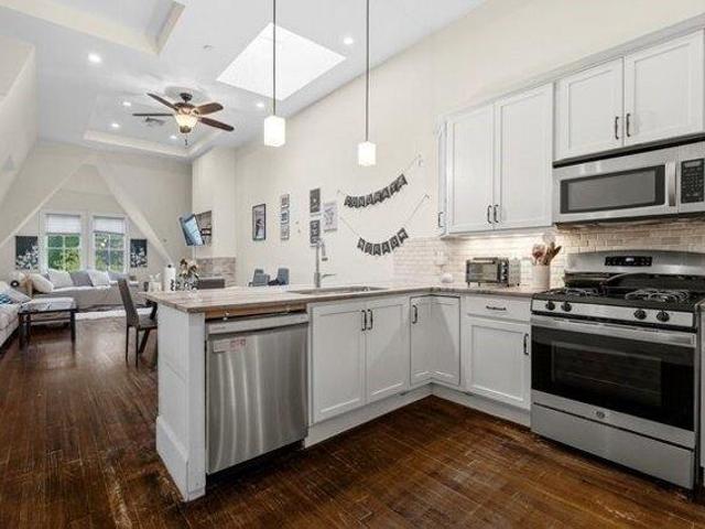 house with 13 bedroom, Boston MA ES103444683
