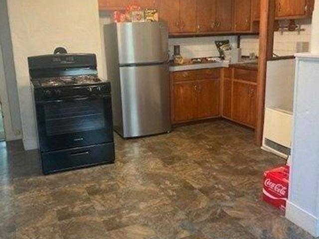 house with 13 bedroom, Fall River MA ES105107375
