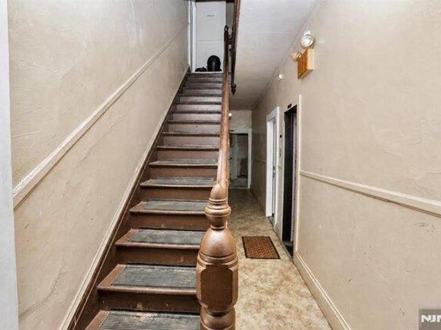 house with 13 bedroom, Irvington NJ ES105126475