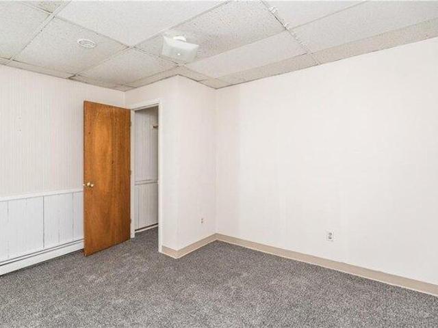 house with 13 bedroom, Lincoln RI ES104115312