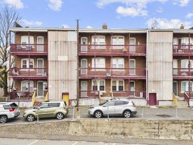 house with 13 bedroom, New Britain CT ES103097324