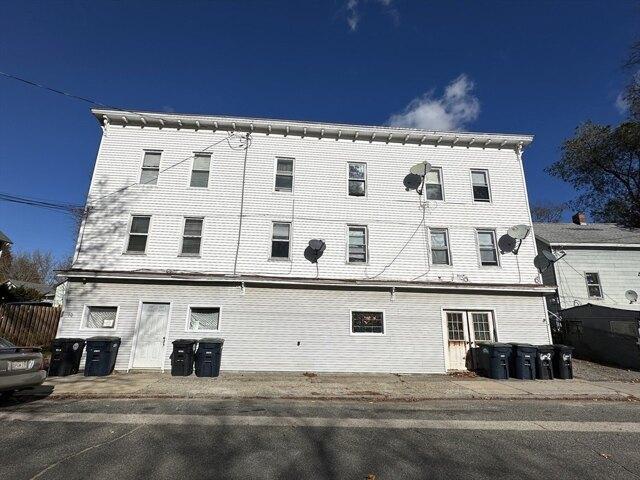 house with 13 bedroom, Southbridge MA DS102120258