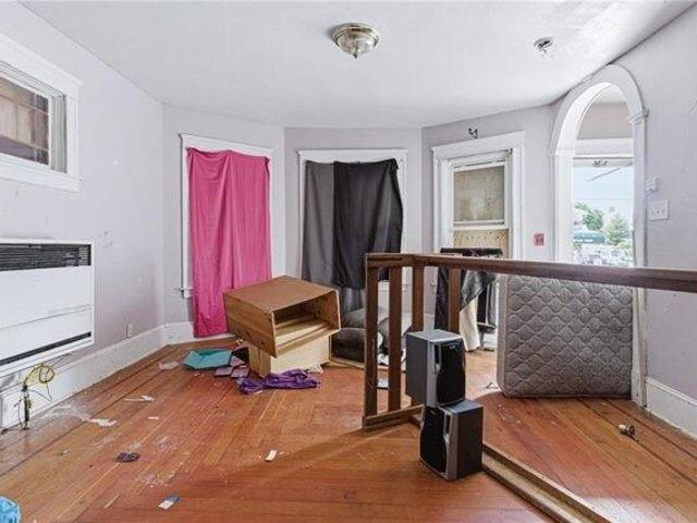 house with 13 bedroom, Woonsocket RI DS103250582