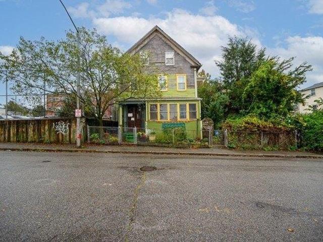 house with 13 bedroom, Worcester MA DS103224280