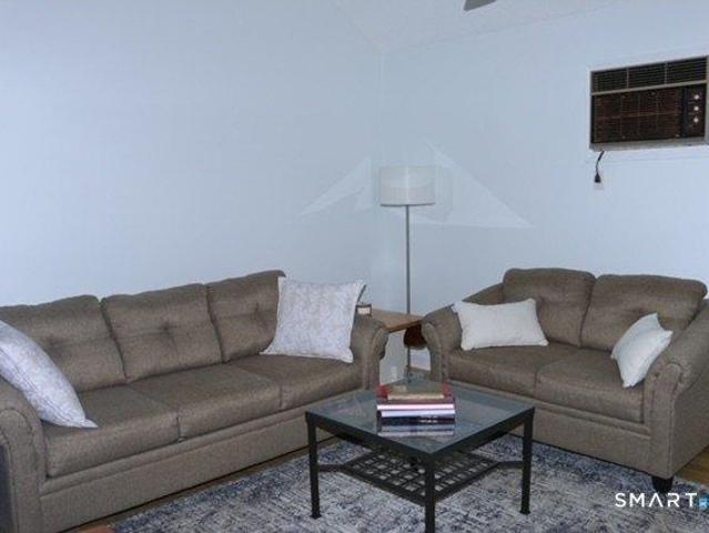 house with 1 bedroom, Tolland CT ES104831708