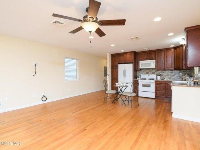 house with 1 bedroom, Union Beach NJ DS101800927