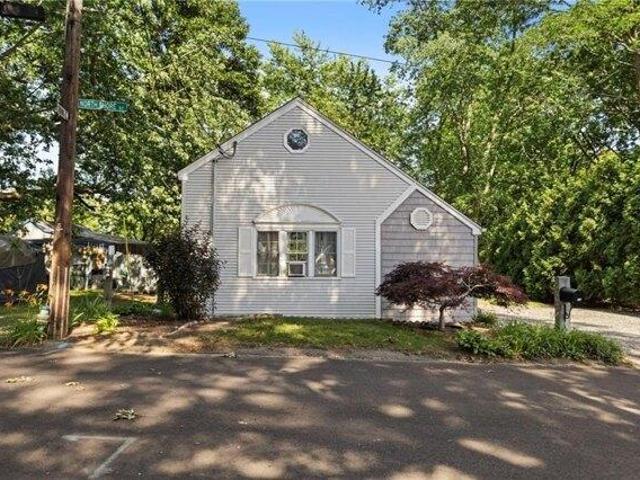 house with 1 bedroom, Warwick RI ES105095735