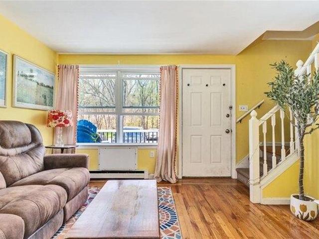 house with 1 bedroom, Warwick RI ES105127645