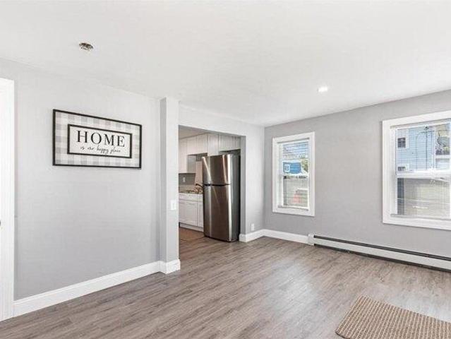 house with 1 bedroom, Warwick RI ES105207532