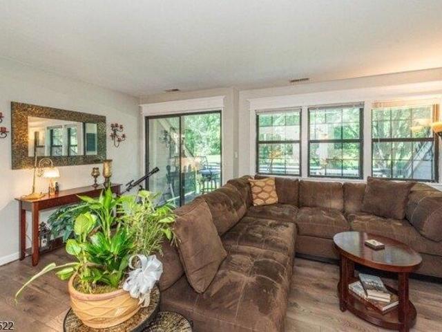 house with 1 bedroom, West Milford NJ ES104540811