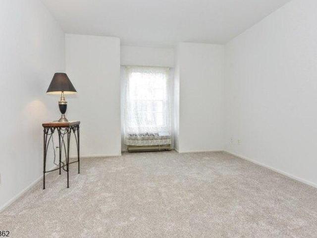 house with 1 bedroom, West Milford NJ ES105143890