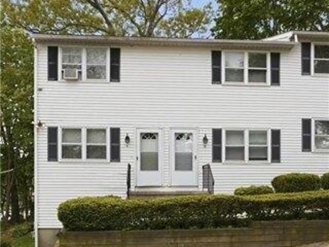 house with 1 bedroom, West Warwick RI ES103127804
