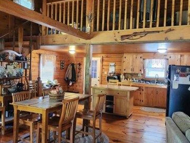 house with 1 bedroom, Winchester NH ES104299772