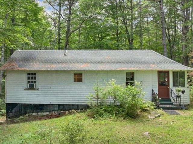 house with 1 bedroom, Wolfeboro NH ES105696551