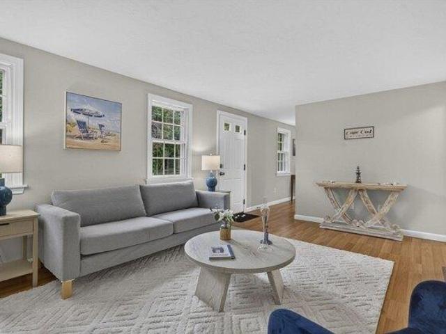 house with 1 bedroom, Barnstable MA ES105114271