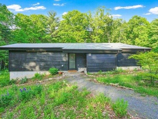 house with 1 bedroom, Belchertown MA DS103098661