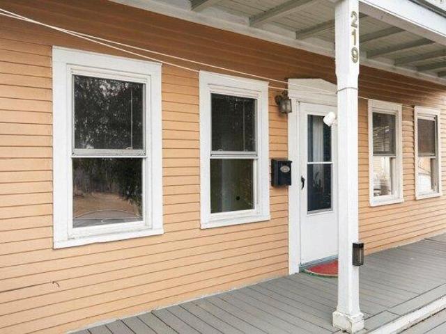 house with 1 bedroom, Brattleboro VT ES105116828