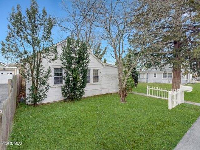 house with 1 bedroom, Brick NJ DLS101656849