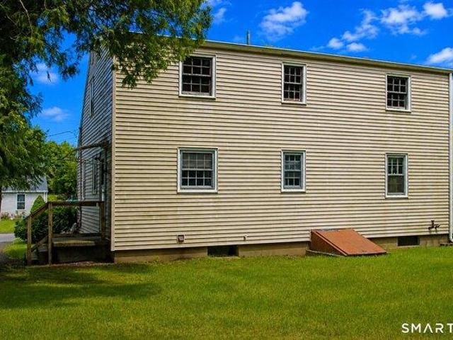 house with 1 bedroom, Bristol CT ES105115856