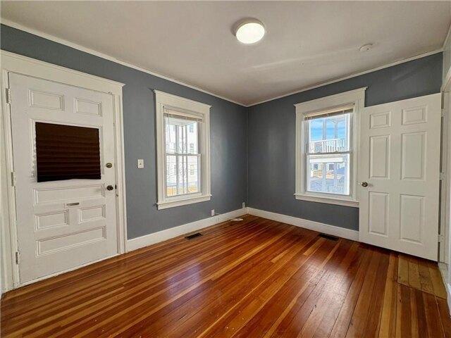 house with 1 bedroom, Central Falls RI ES103247543