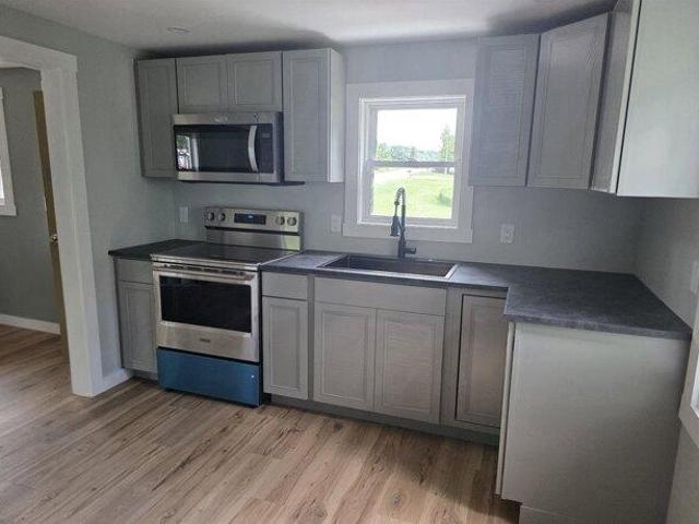 house with 1 bedroom, Colebrook NH ES104262781