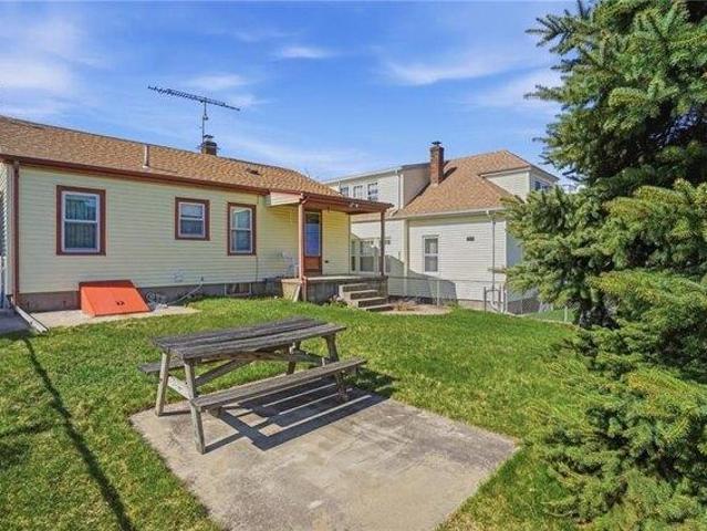 house with 1 bedroom, Cranston RI DLS102372000
