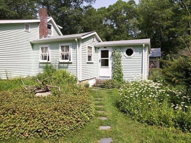 house with 1 bedroom, Dartmouth MA ES105107077