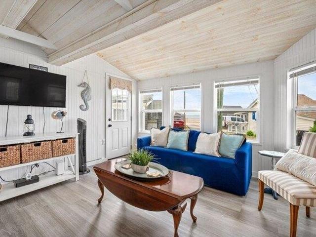 house with 1 bedroom, Dennis MA DS102669479