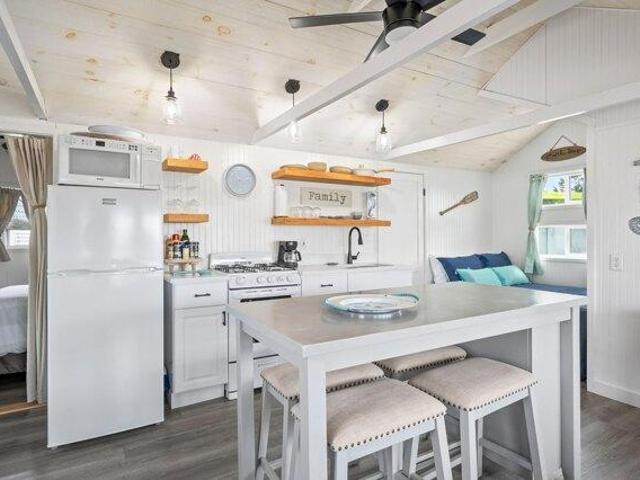 house with 1 bedroom, Dennis Port MA ES103432036