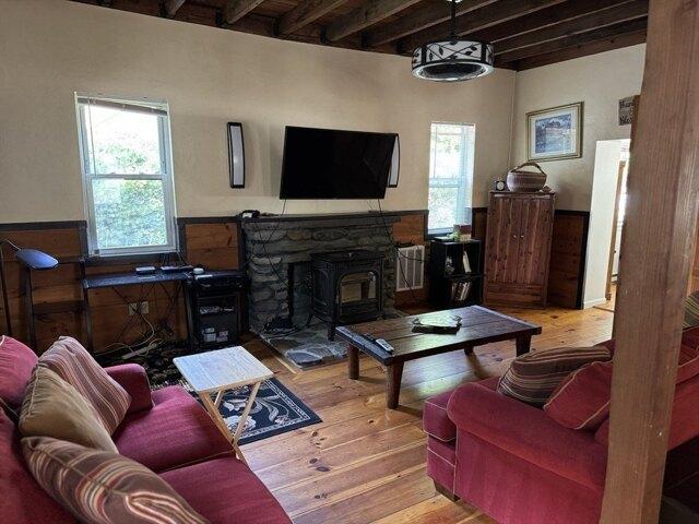 house with 1 bedroom, East Brookfield MA ES104808229