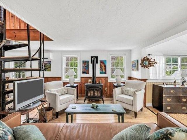 house with 1 bedroom, East Sandwich MA DS104263908