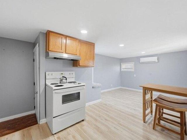 house with 1 bedroom, Fall River MA ES105230115