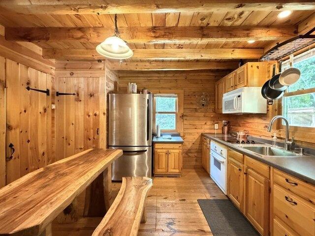 house with 1 bedroom, Grafton NH ES105114498