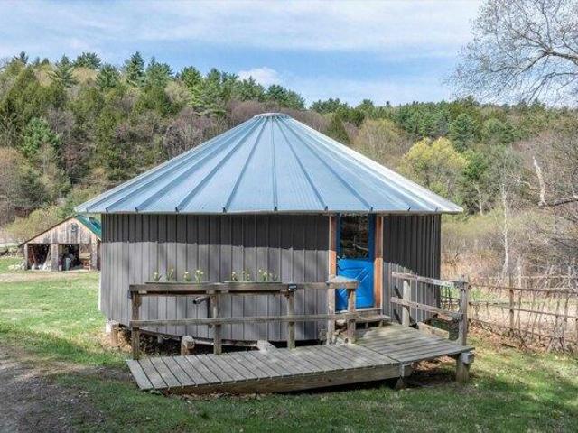house with 1 bedroom, Guilford VT ES104076389