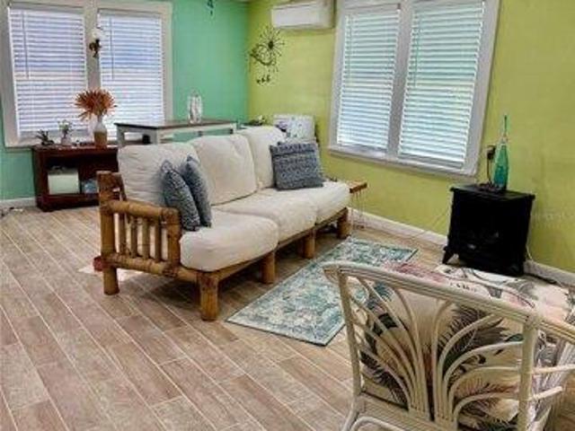 house with 1 bedroom, Gulfport FL DS89077726