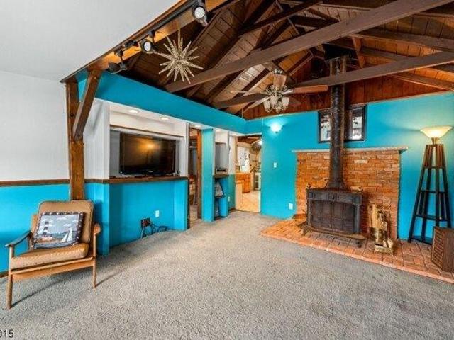 house with 1 bedroom, Hopatcong NJ ES105192736