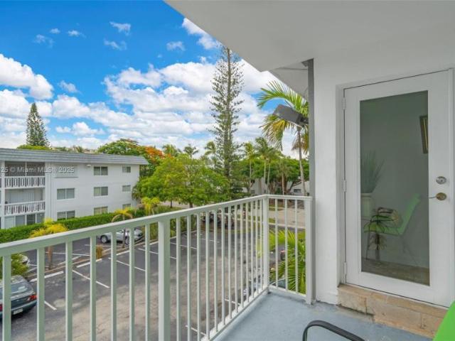 house with 1 bedroom, Key Biscayne FL FL DLS102660016