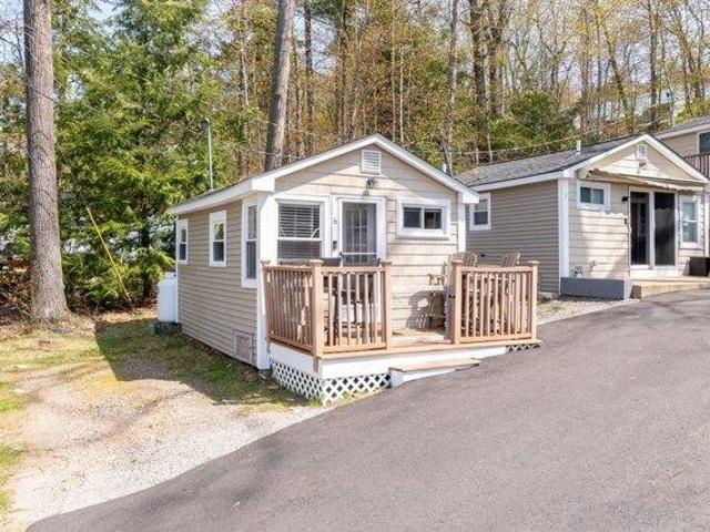 house with 1 bedroom, Laconia NH DLS102762426