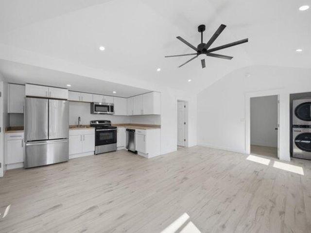 house with 1 bedroom, Laconia NH DS104077966